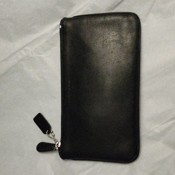 Coach | Bags | Vintage 200s Black Leather Coach Usa Iconic Wallet Pouch ...